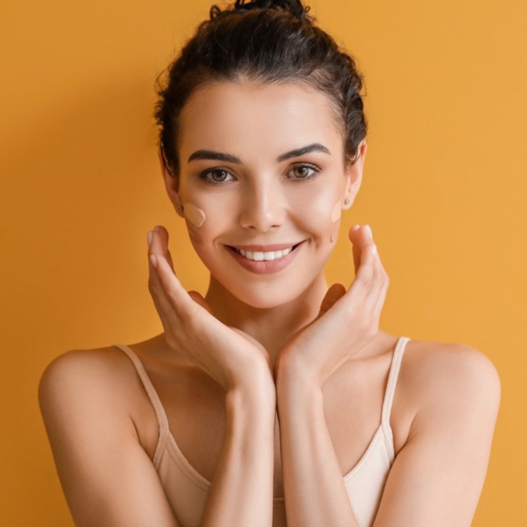 Jaki podkład do cery suchej jest najlepszy | Maybelline NY